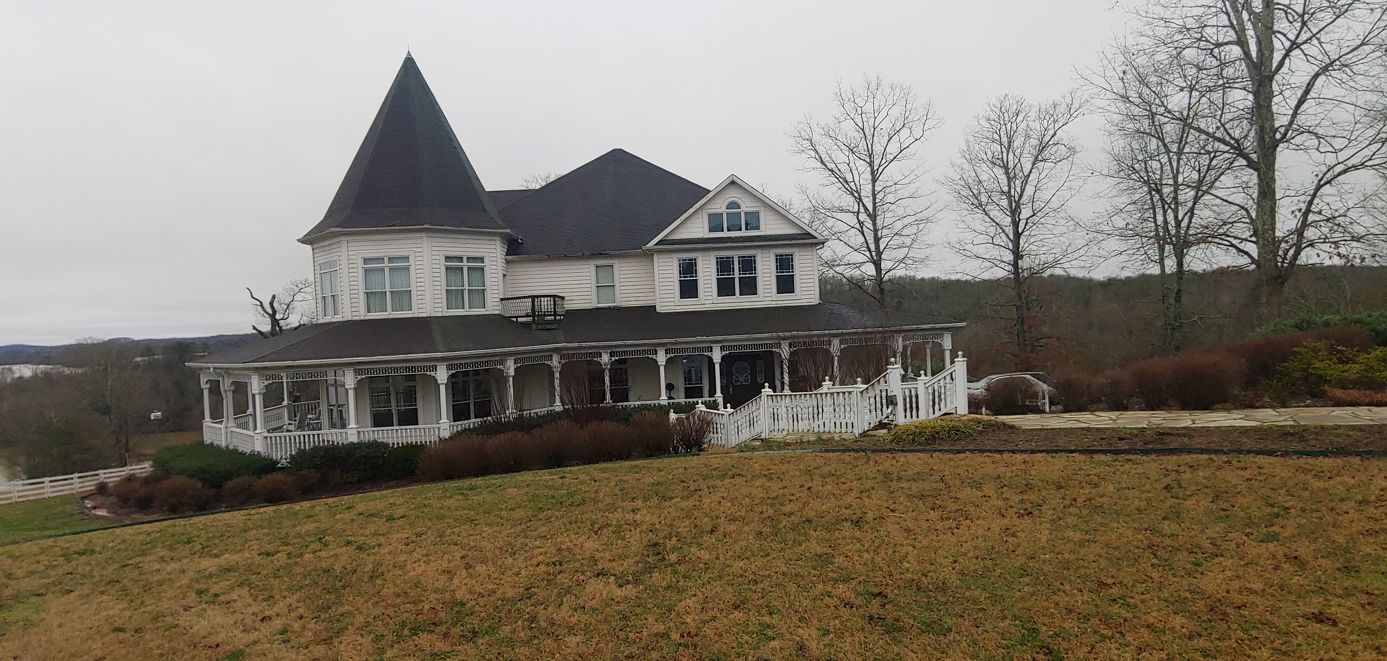 WHITESTONE INN – 2nd Chance Vagabonds